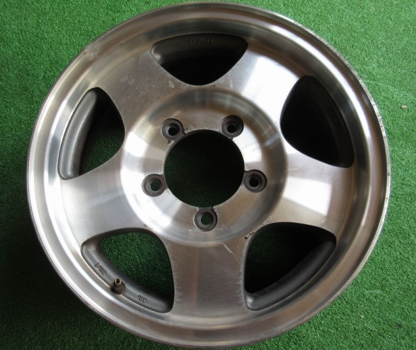 PH125 16×5.5JJ スズキ ジムニー アルミホイール 1枚(純正品)｜売買されたオークション情報、yahooの商品情報をアーカイブ公開 - オークファン（aucfan.com）