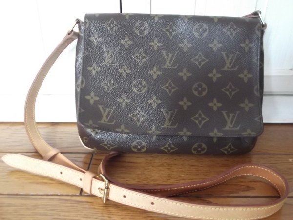 LOUIS VUITTON モノグラム ミュゼットタンゴ ショルダー(ショルダーバッグ)｜売買されたオークション情報、yahooの商品情報をアーカイブ公開 - オークファン（aucfan.com）