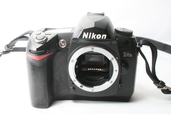nikon d70s(ニコン)｜売買されたオークション情報、yahooの商品情報をアーカイブ公開 - オークファン（aucfan.com）