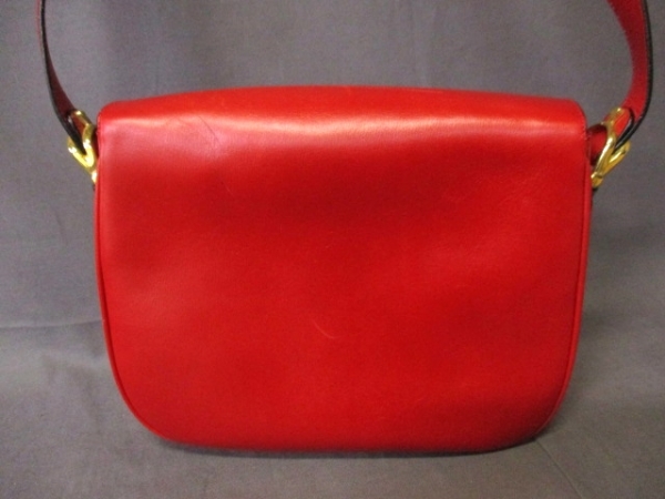 セリーヌ ショルダーバッグ - レッド レザー CELINE(ショルダーバッグ)｜売買されたオークション情報、yahooの商品情報をアーカイブ公開 - オークファン（aucfan.com）