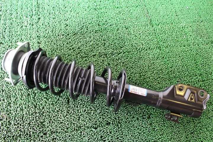 H29 ダイハツ キャスト アクティバX LA250S フロント ストラット 右 超低走行車 3134km CA2/8A/C2(サスペンションキット（一式）)｜売買されたオークション情報 ...