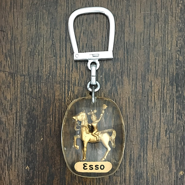 エッソ エッソボーイ ブルボン キーホルダー Esso EssoBoy Bourbon Key Holder ガソリン 石油 オイル ...