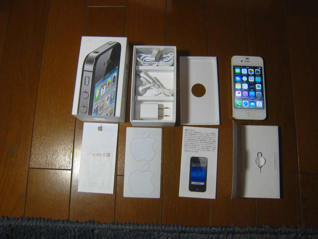 激レア キレイ ios8.4 softbank iphone4s 64GB docomo 海外 格安SIMフリー可 シルバー(iPhone 4S)｜売買されたオークション情報、yahooの商品 ...
