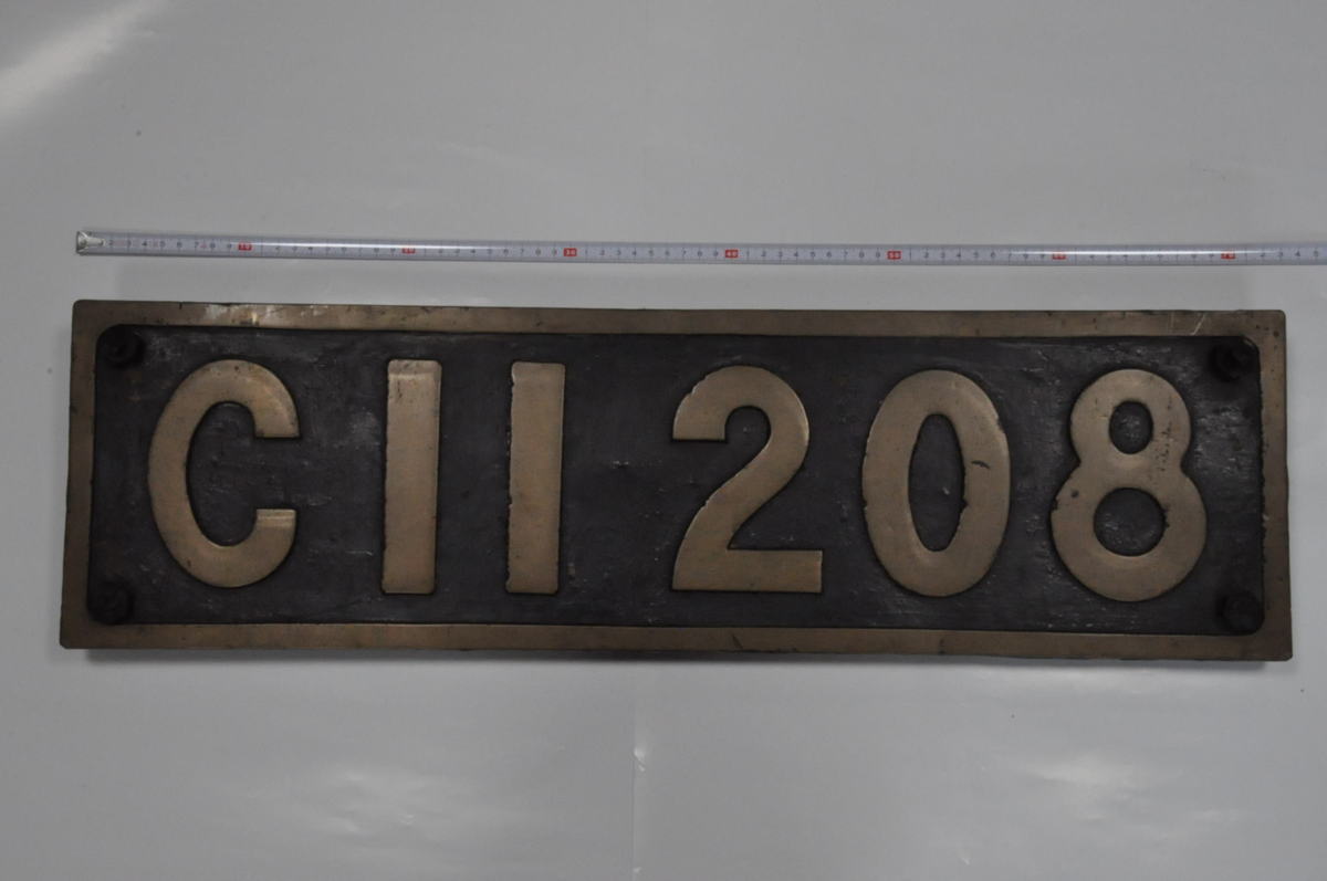 亜鉄社 写真 砲金製 ナンバープレート C11 208 C11型208号機 蒸気機関車ナンバー 1枚(国鉄)｜売買されたオークション情報 ...