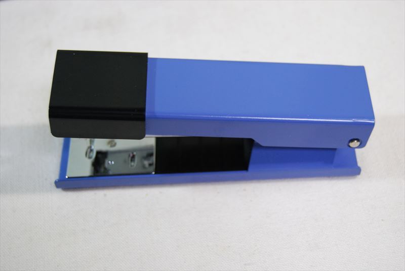 PLUS 40 STANDARD STAPLER No.3針使用 ホッチキス 昭和レトロ(オフィス用品一般)｜売買されたオークション情報、yahooの商品情報をアーカイブ公開 - オークファン ...