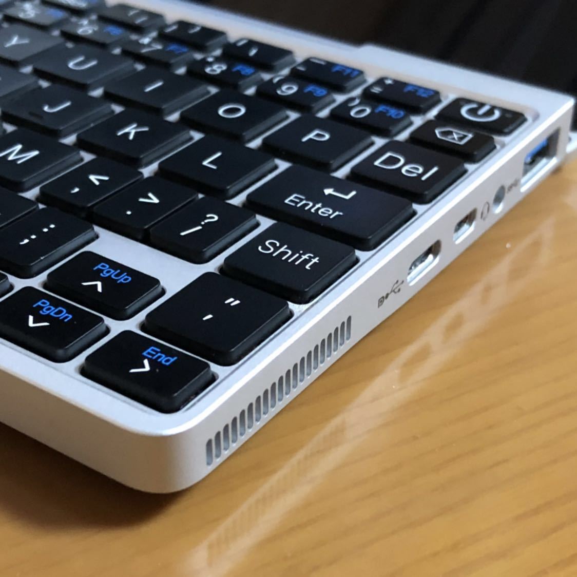 GPD Pocket Windows10 Atom x7-Z8750 RAM:8GB SSD:128GB(ミニノート)｜売買されたオークション ...