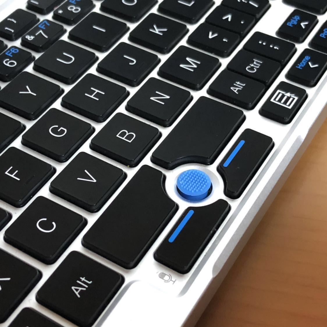 GPD Pocket Windows10 Atom x7-Z8750 RAM:8GB SSD:128GB(ミニノート)｜売買されたオークション ...