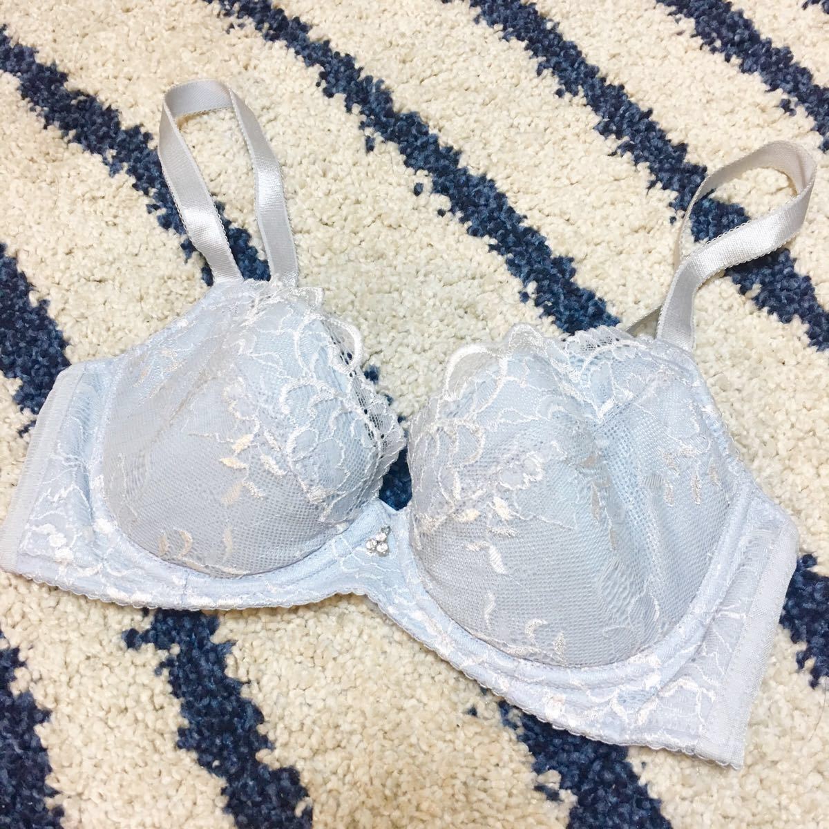 エクサブラ モア D65 exabra 育乳ブラ ブライトブルー(65以下)｜売買されたオークション情報、yahooの商品情報をアーカイブ公開 - オークファン（aucfan.com）