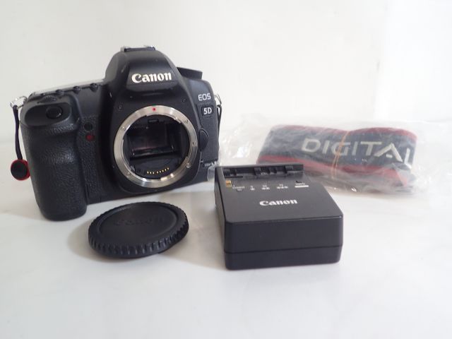 Canon キャノン EOS 5D Mark II デジタル一眼レフカメラ ボディ 57626-1(キヤノン)｜売買されたオークション情報、yahooの商品情報をアーカイブ公開 ...