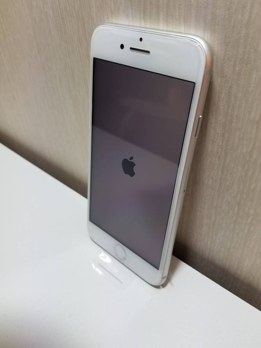 1679 au Apple iPhone 8 Silver A1906 MQ792J/A 64GB スマホ 判定〇 SIMカード無し(アップル ...