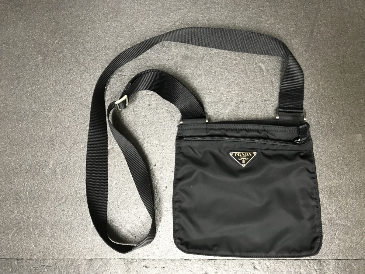 PRADA プラダ LIMONTA ナイロン 三角プレート付き クロスバンド ミニショルダーバッグ ポシェット 黒(ショルダーバッグ)｜売買されたオークション情報、yahooの商品情報を ...