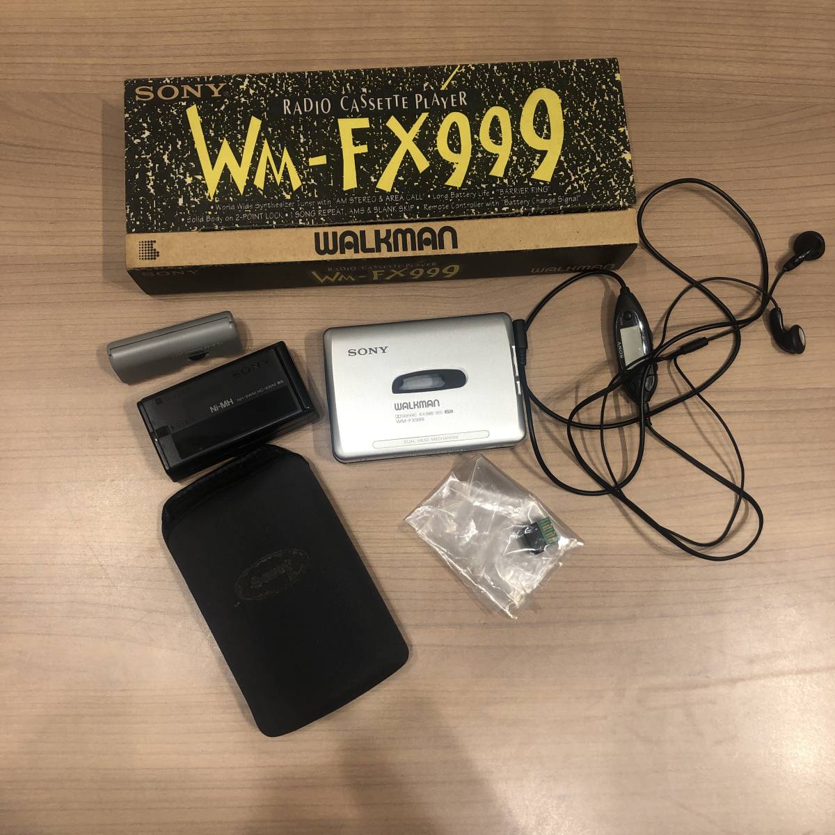 SONY/ソニー CASSETTEWALKMAN/カセットウォークマン WM-FX999 4880(再生専用)｜売買されたオークション情報 ...