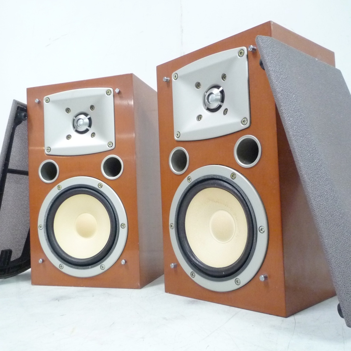 スピーカー ヤマハ NS-2HX 2ウェイ バスレフ 防磁 高級 ブックシェルフ 天吊 壁掛 ブラケット付き SPM-5 ペアスピーカー ...