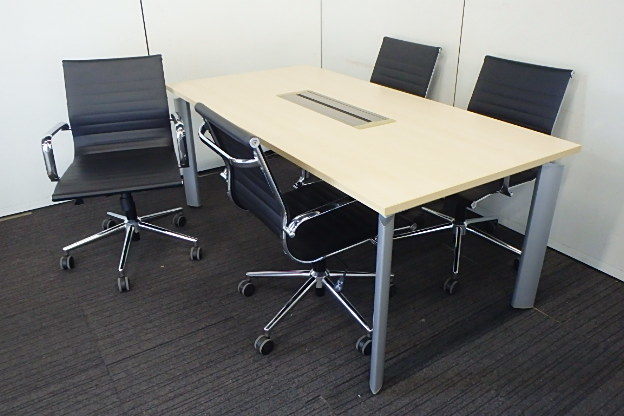 オカムラ会議テーブル+4脚セット 参考総額￥353 800 税別 41-0582 22-0665(一般)｜売買されたオークション情報、yahooの商品情報をアーカイブ公開 - オークファン ...
