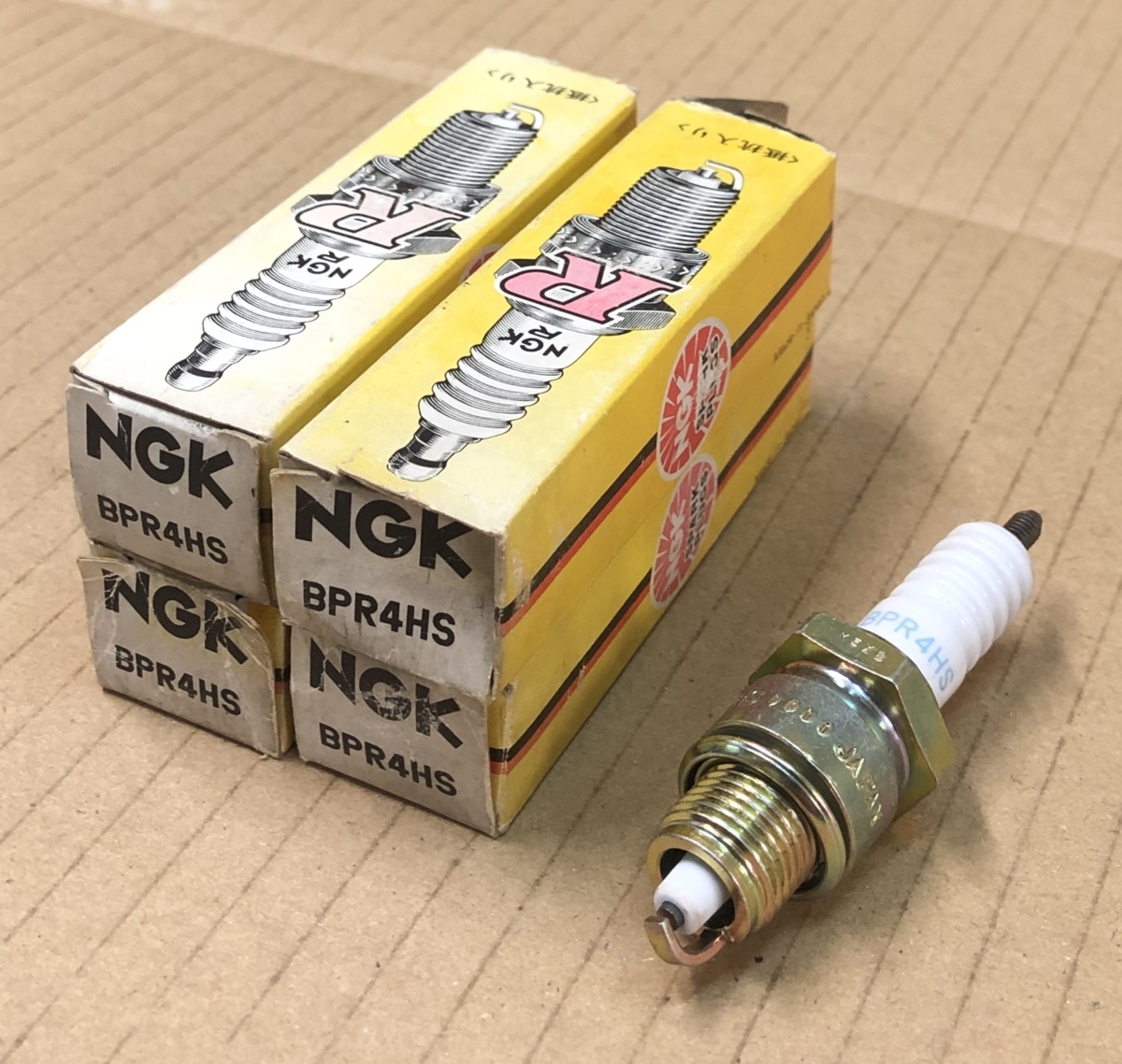 送料380円 数量限定 NGK 4本/セット BPR4HS レジスター スパーク/プラグ HONDA/ホンダ/QR50 等(スパークプラグ)｜売買されたオークション情報、yahooの商品情報を ...