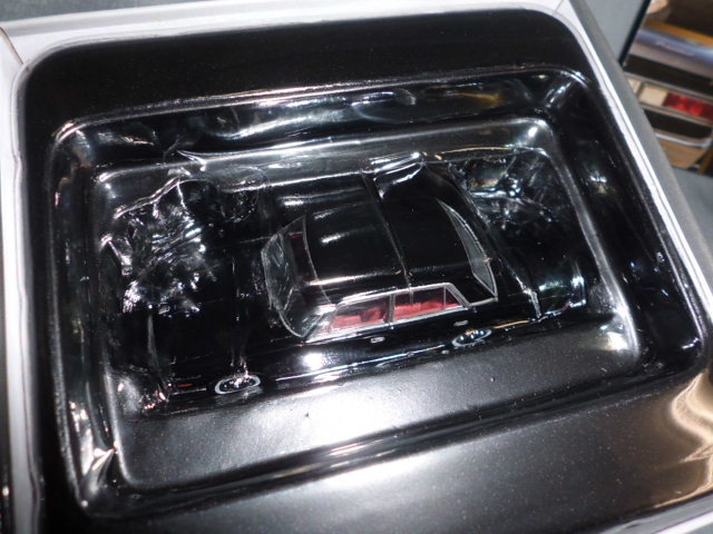 トミカ リミテッド ヴィンテージ LV-158a 1/64 ニッサン プレジデント D仕様 1966年式 品の質問一覧