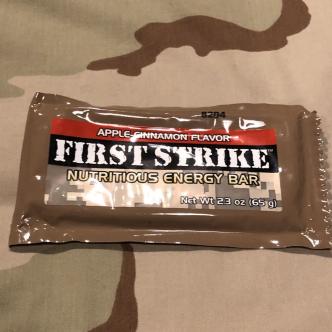 賞味期限内 2022年 FIRST STRIKE BAR APPLE-CINAMMON味 ファーストストライクレーション レーション MRE ...