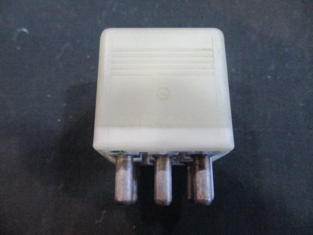 ベンツ W124 マルチ リレー 0015427819 部品取あり W463 W201 W202 W126 R129 W140 ラジエター ...