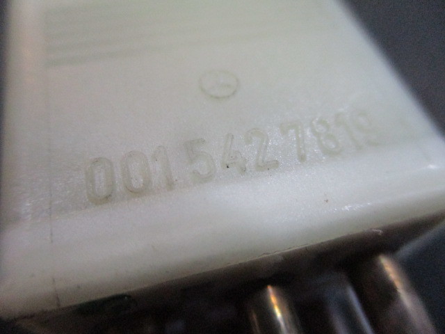 ベンツ W124 マルチ リレー 0015427819 部品取あり W463 W201 W202 W126 R129 W140 ラジエター ...
