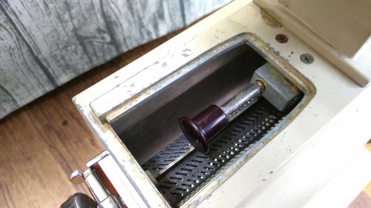 サタケ 精米機 MCM-250 SATAKE 家庭用コンセント 使用可能(精米機)｜売買されたオークション情報、yahooの商品情報を ...
