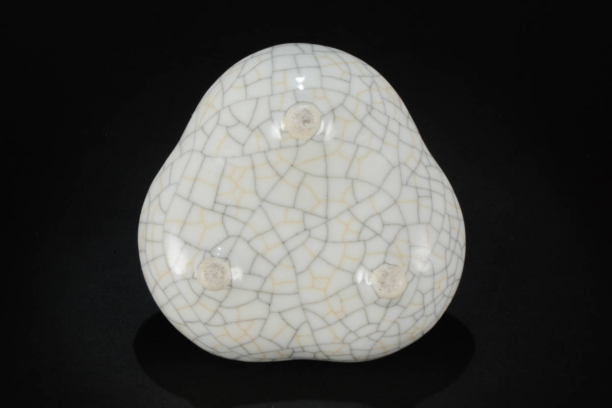 竹里 初出し 清時代 哥釉 瓜形 水盂 筆洗 箱付 文房具 書道具 陶磁器 唐物 中国 骨董 古董 古美術 TK25-029(清)｜売買されたオークション情報、yahooの商品情報をアーカイブ ...