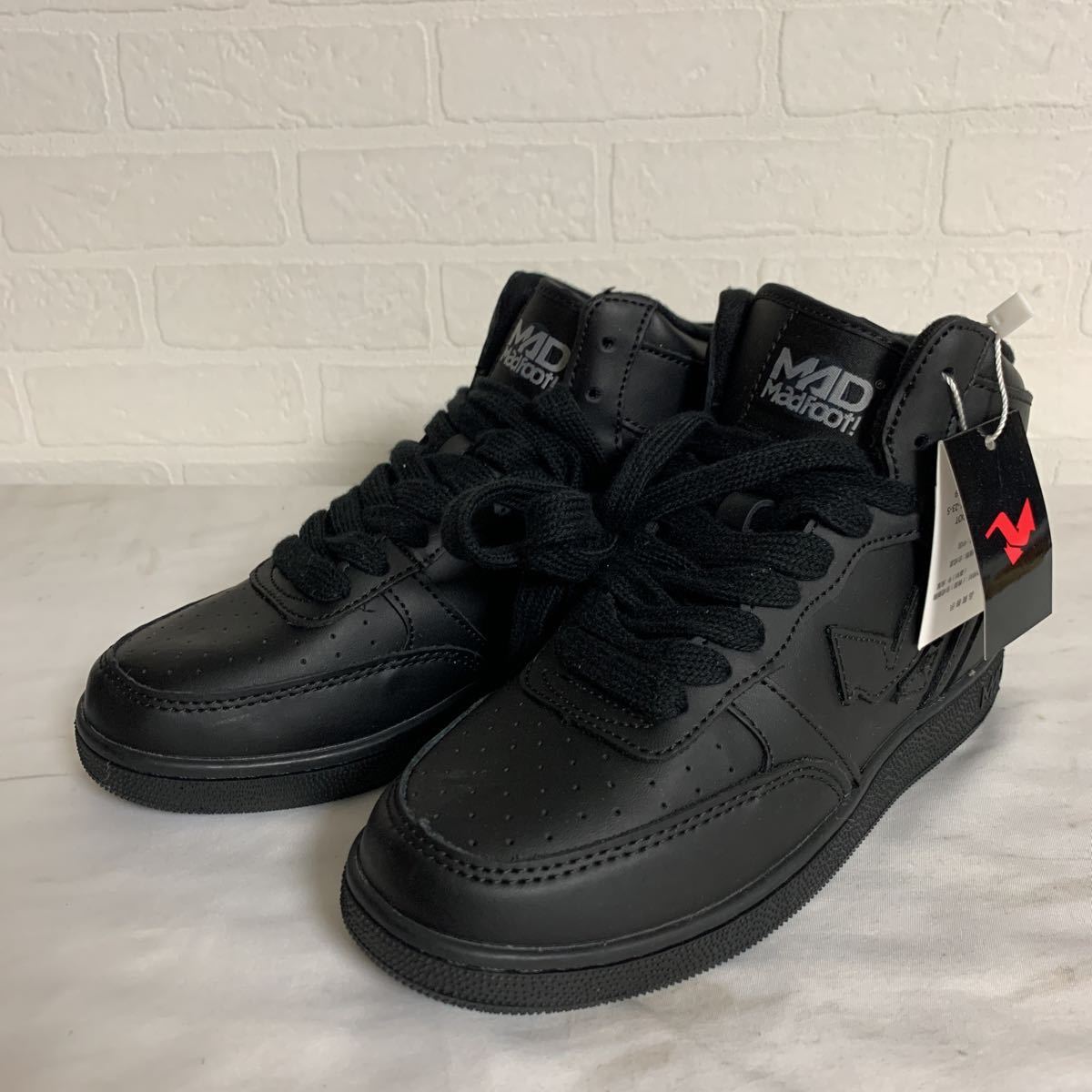 1258 タグ付き MAD foot マッドフット ハイカット スニーカー シューズ ブラック カジュアル レディース サイズ 23(23 ...