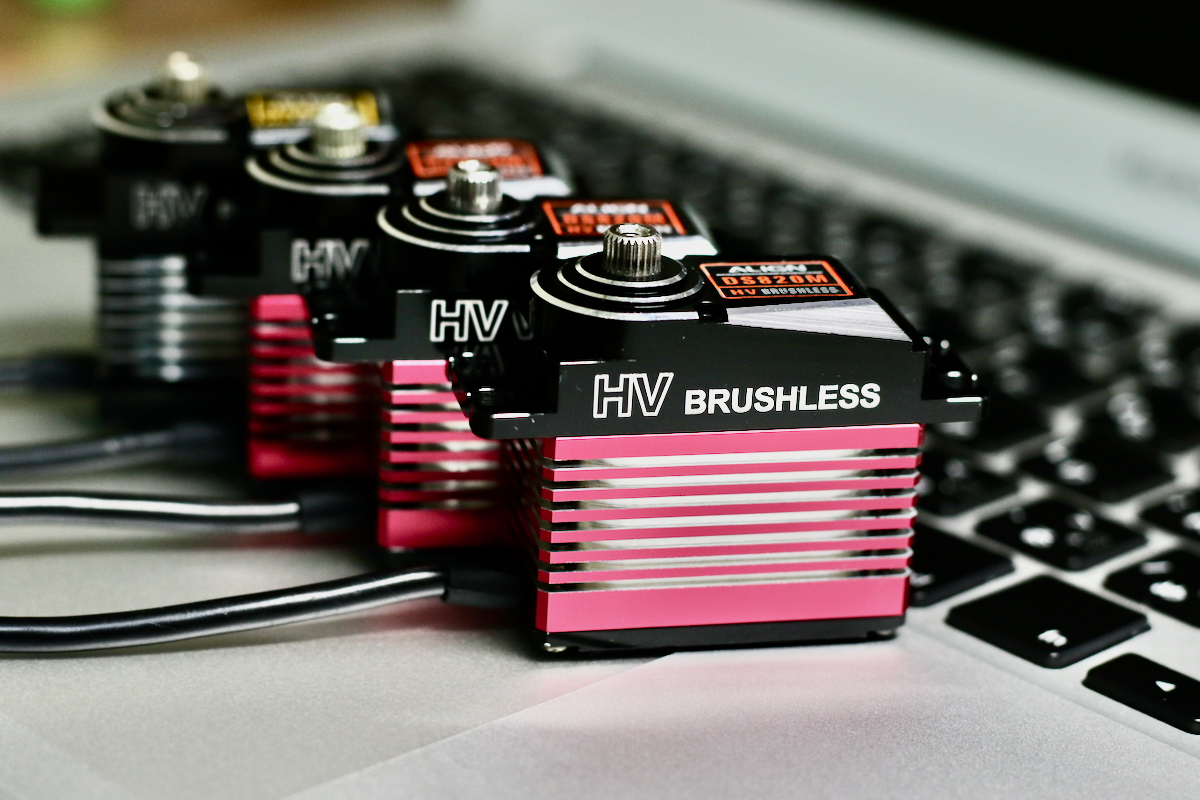 ALIGN DS820M DS825M 4個セット HVブラシレスサーボ ハイボルテージ T-REX 550 600 700 GOBLIN など アライン DS 820 825(パーツ)｜売買 ...