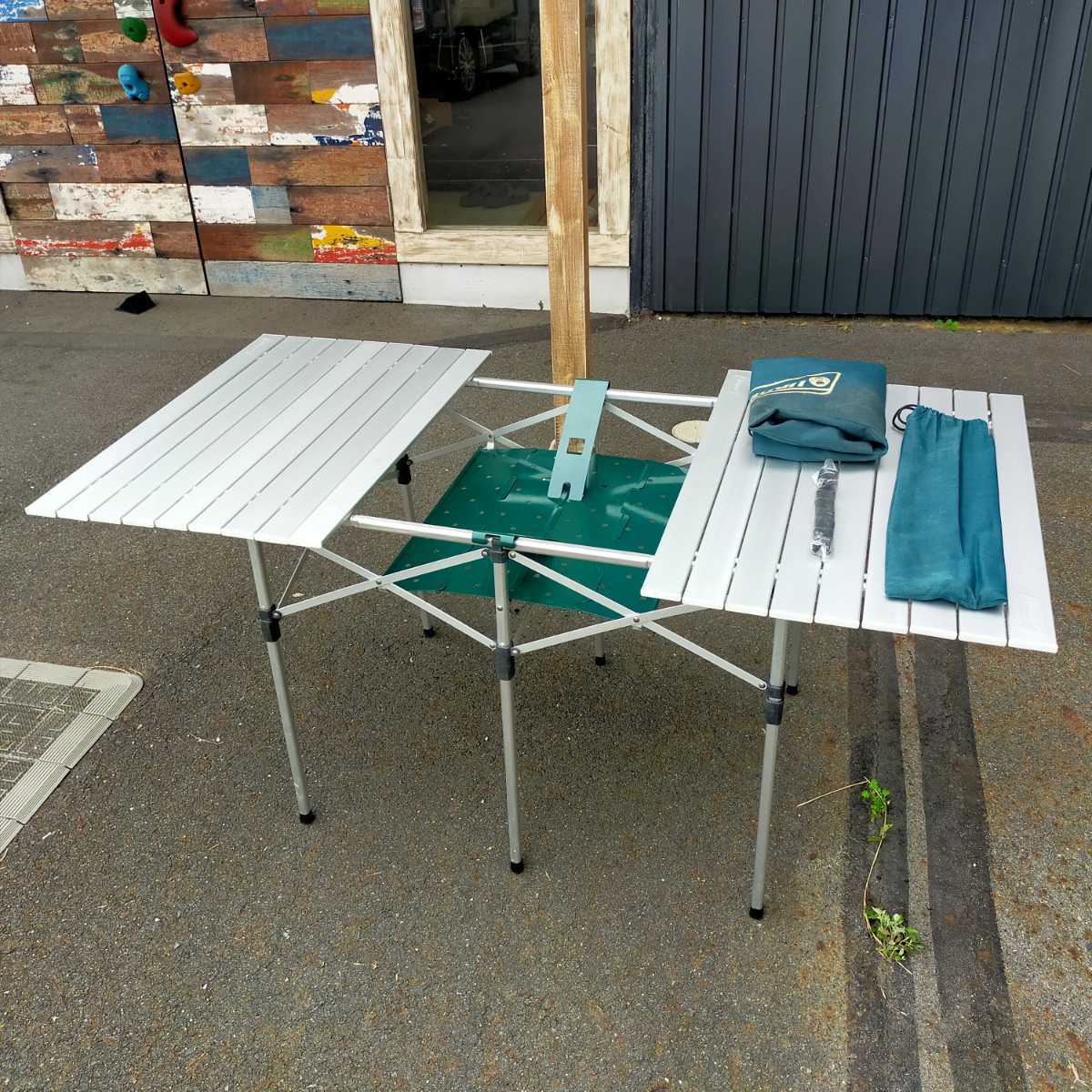 〇 Coleman コールマン aluminum roll table with BBQ center アルミロールテーブル 現状品 ...