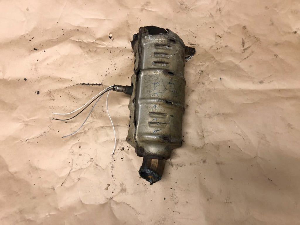 ホンダ フィット GD1 2センサー 触媒 コンバーター 1個 棚落ち無し(触媒、エキマニ、フロントパイプ)｜売買されたオークション情報 ...