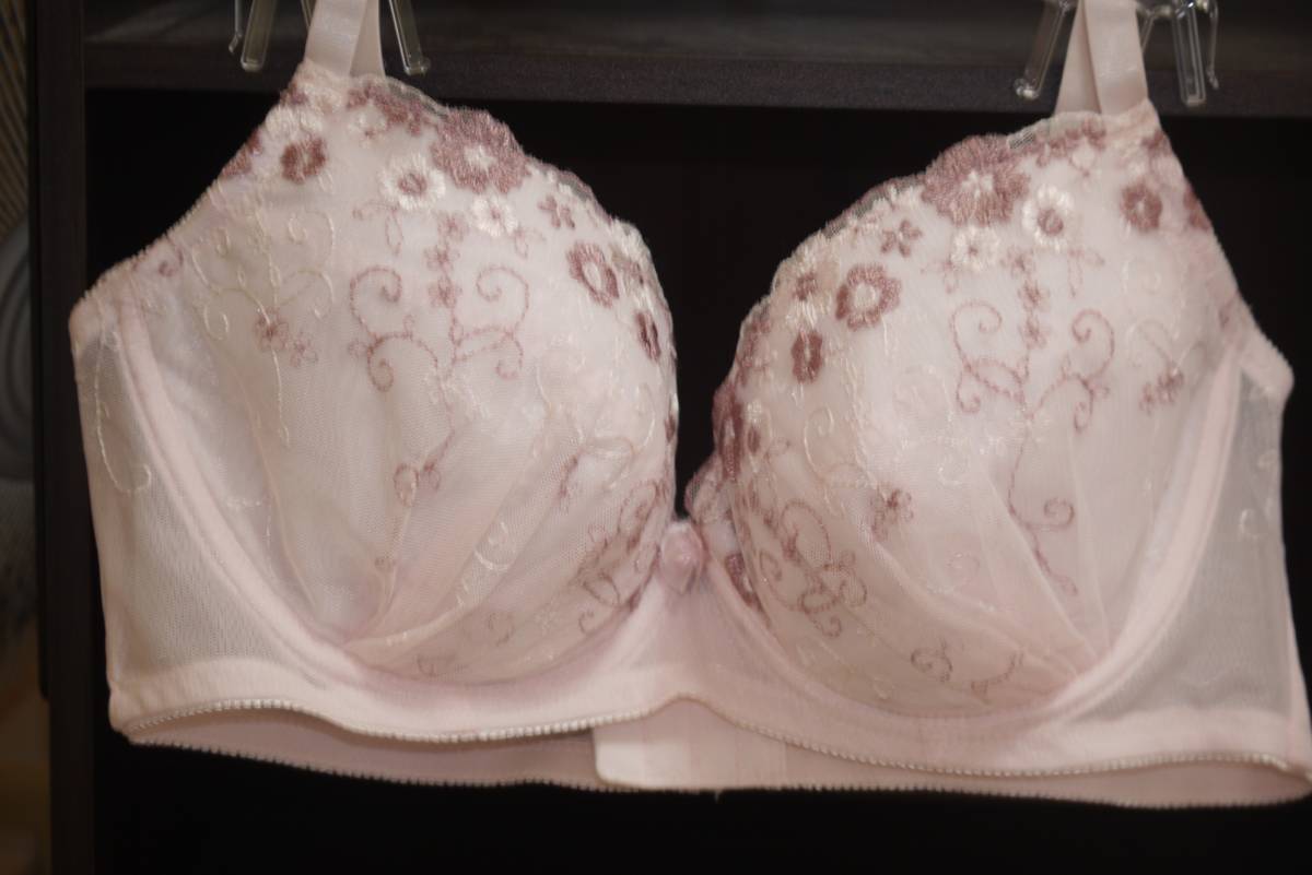 キャビンアテンダント CA 美穂 25歳 Eカップブラ E85(ブラジャー)｜売買されたオークション情報、yahooの商品情報をアーカイブ公開 - オークファン（aucfan.com）