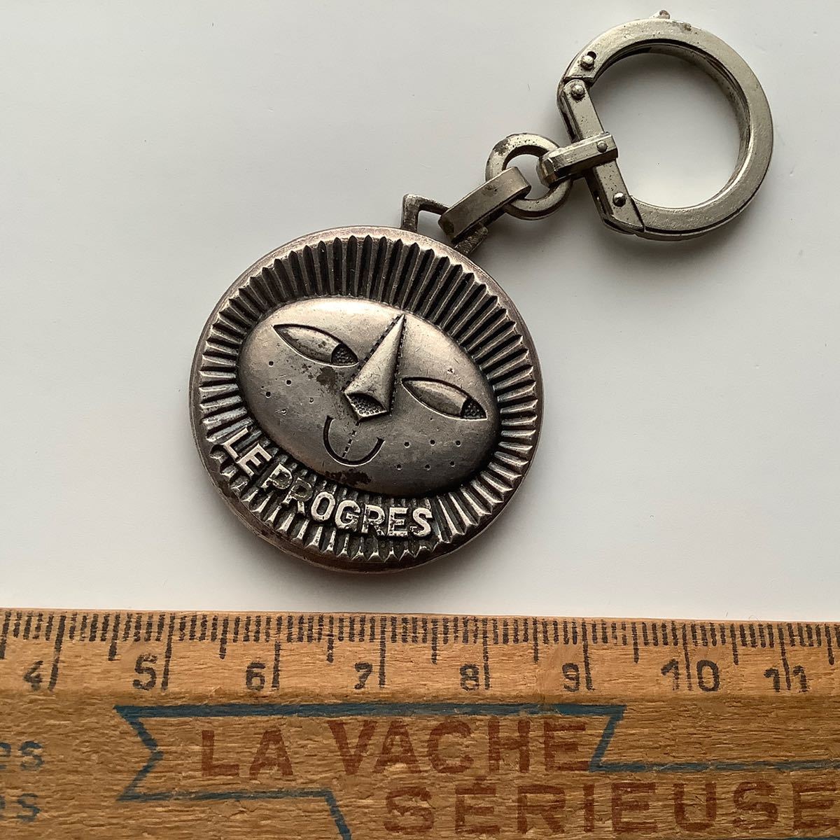 @フランス@AUGIS LE PROGRES サヴィニャック savignac キーホルダー@(一般)｜売買されたオークション情報、yahooの商品情報をアーカイブ公開 - オークファン ...