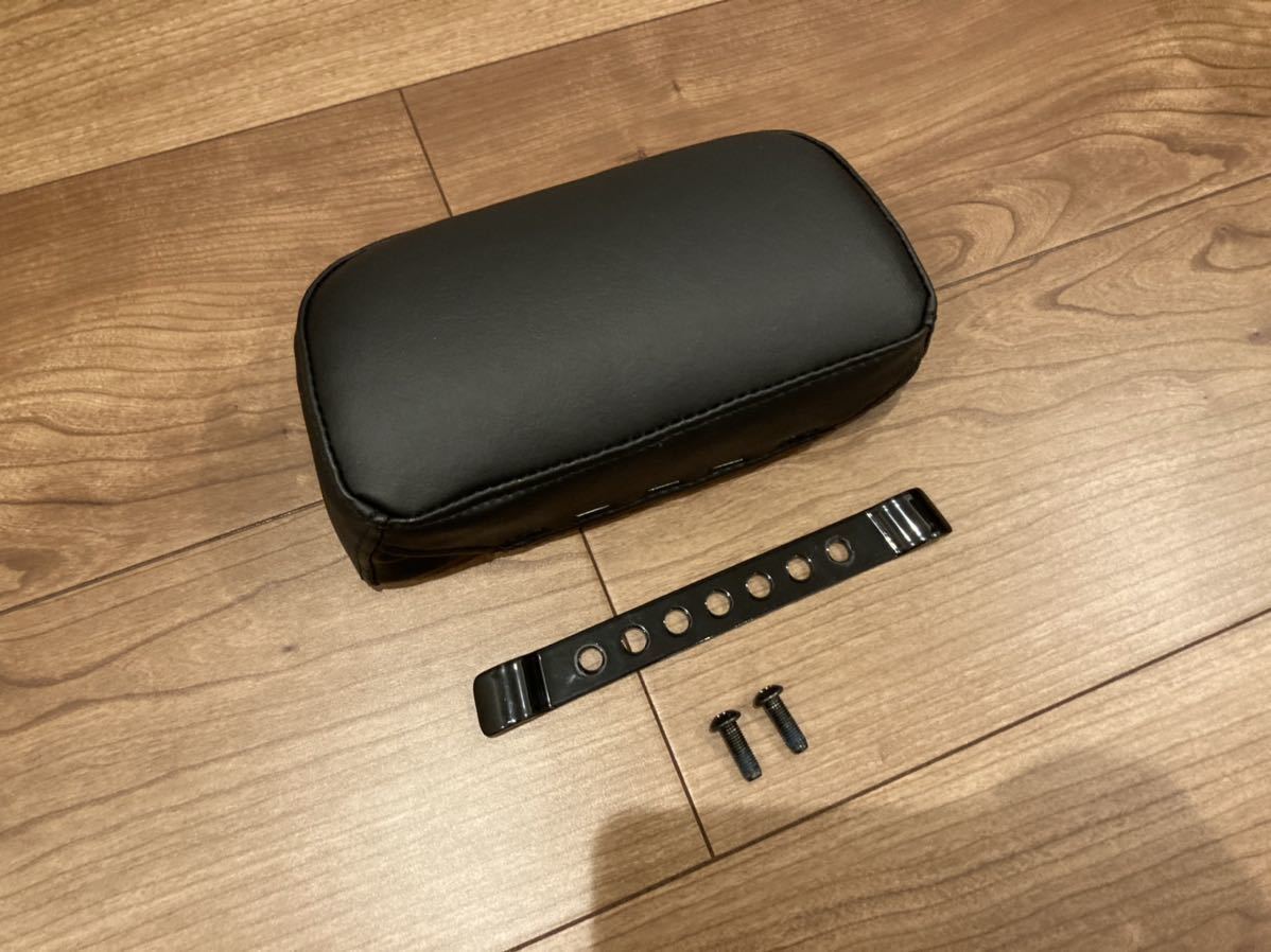 ほぼ ハーレー純正パッセンジャーバックレストパッド 品番：52300504 シーシーバーパッド クッション シート タンデム背もたれ(ハーレー ...
