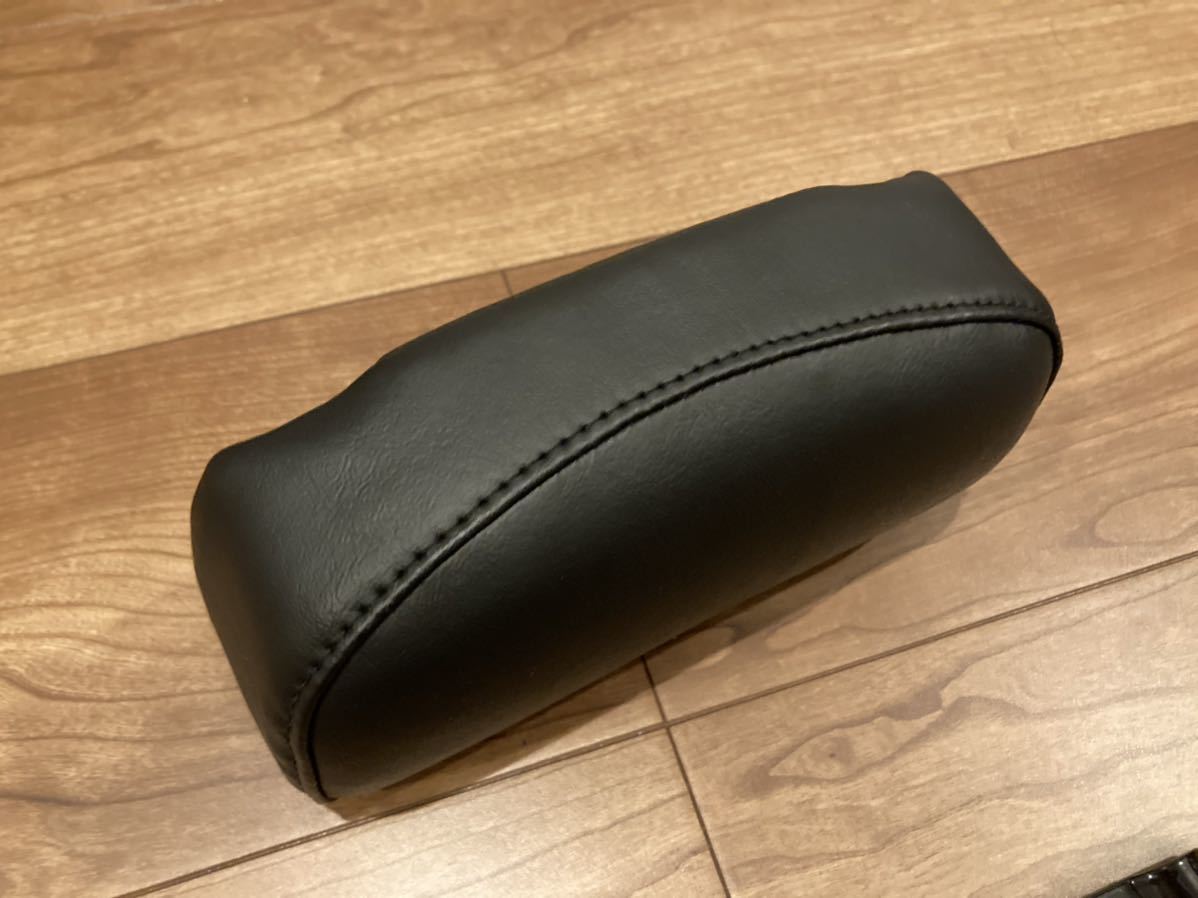 ほぼ ハーレー純正パッセンジャーバックレストパッド 品番：52300504 シーシーバーパッド クッション シート タンデム背もたれ(ハーレー ...