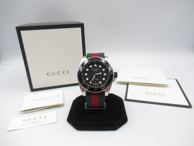 GUCCI グッチ DIVE ダイヴ 136.2 YA136209A メンズ腕時計 QZ ブラック×グリーン 美品 現状品 保証書・元箱付 か行