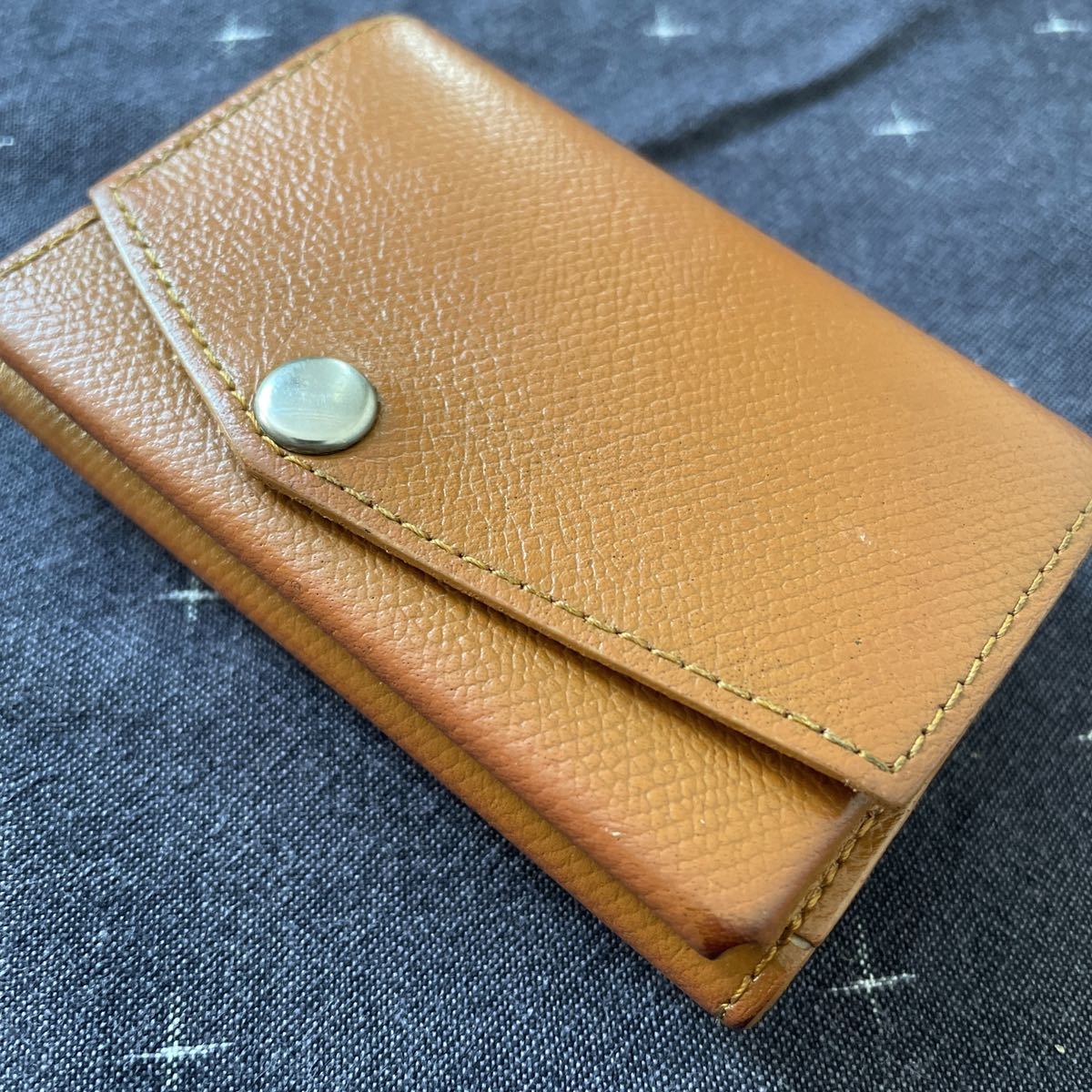 abrAsus 小さい財布 キャメル 左利き用 アブラサス(男性用)｜売買されたオークション情報、yahooの商品情報をアーカイブ公開 - オークファン（aucfan.com）