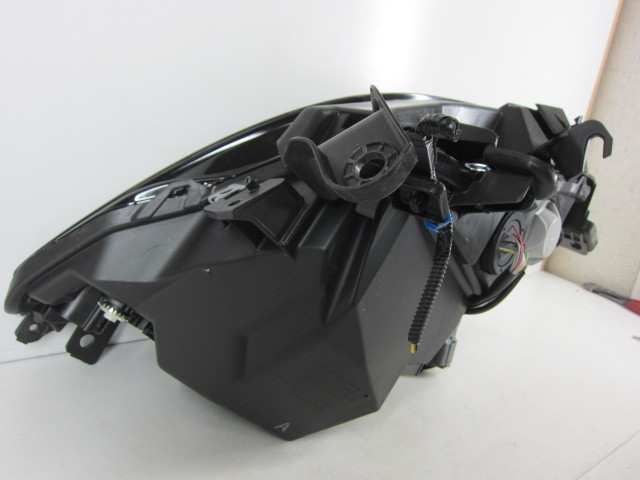 86B+P3 トヨタ 3BA-ZN8 GR86 純正 右ヘッドライト LED ヘッドランプ KOITO 100-6046H R ブラケット付属 ...