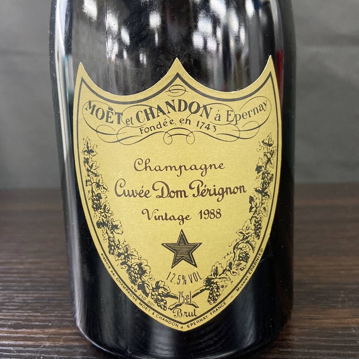B3552 031 -37/IR13000 お酒 ドンペリニヨン MOET CHANDON Dom Perignon Vintage 1988 ヴィンテージ シャンパン 750ml 12.5% ...