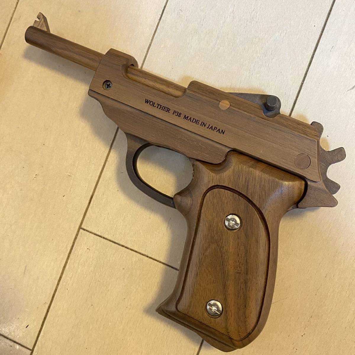 GRASP ワルサーP38 ハイグレード ウォルナット ゴム鉄砲(トイガン)｜売買されたオークション情報、yahooの商品情報をアーカイブ公開 - オークファン（aucfan.com）