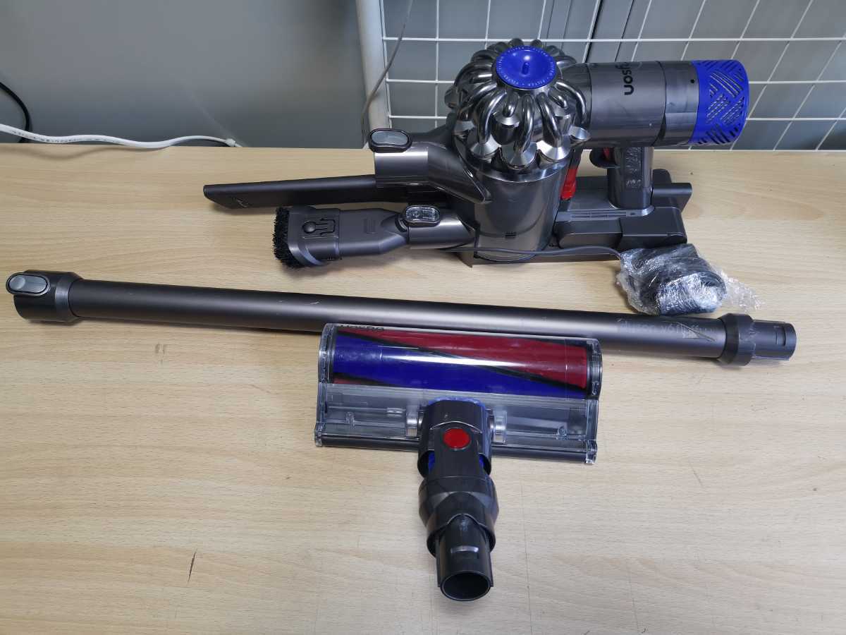 動画あり dyson ダイソン コードレスクリーナー ダイソンv6 Fluffy+ SV09 通電OK 現状販売 S/N:0985A(ダイソン)｜売買されたオークション情報、yahooの商品 ...