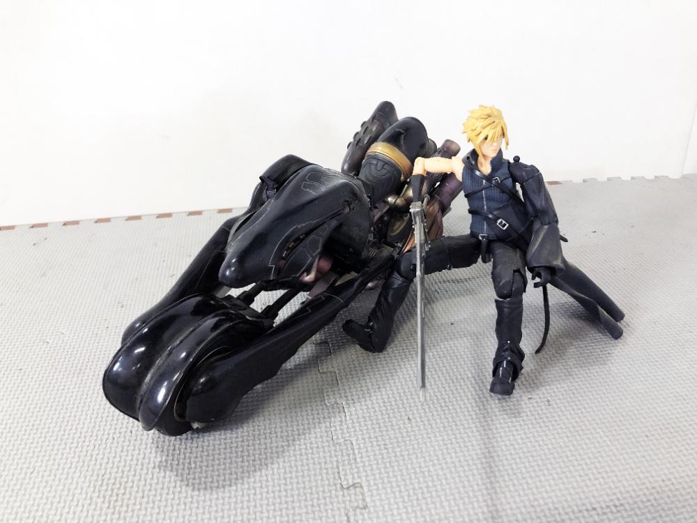 クラウド＆フェンリル フィギュア FFⅦ アドベントチルドレン 塗装済み可動フィギュア ファイナルファンタジー7 AKJE(ファイナル ...