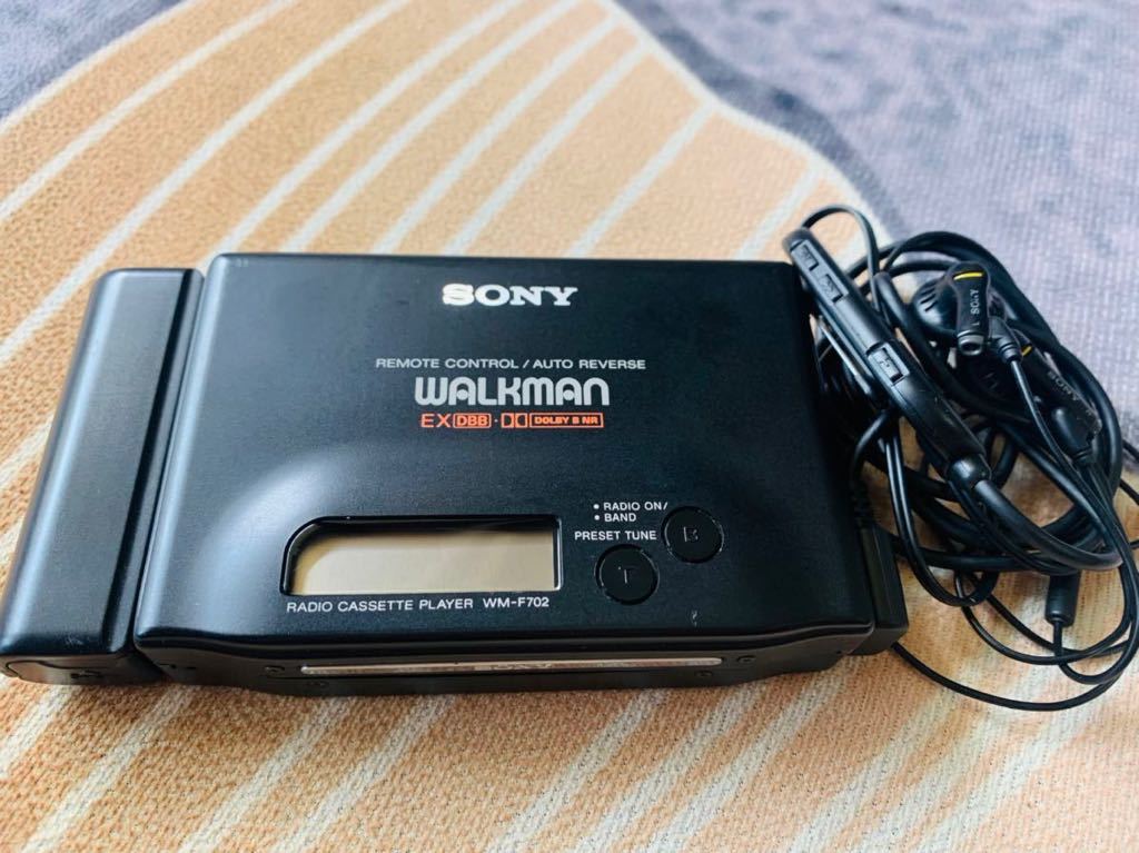 SONY WALKMAN WM-F702 ソニー ラジオ カセットウォークマン イヤホン リモコン付き AM / FMラジオ機能 音楽 ...