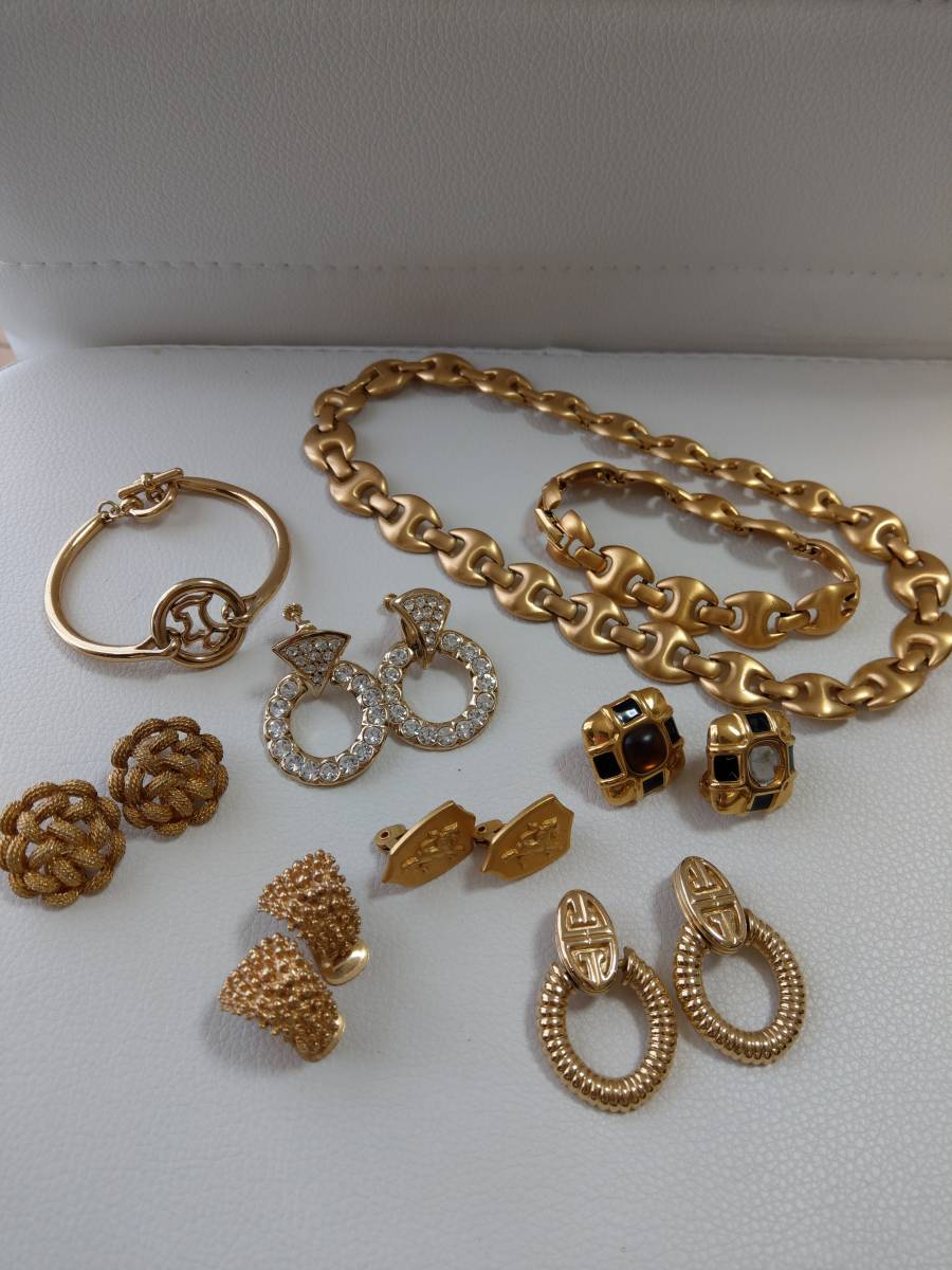 アクセサリー イヤリング ネックレス ブレスレット GIVENCHY Monet Rol COVENTRY AGATHA まとめ f2882 ...