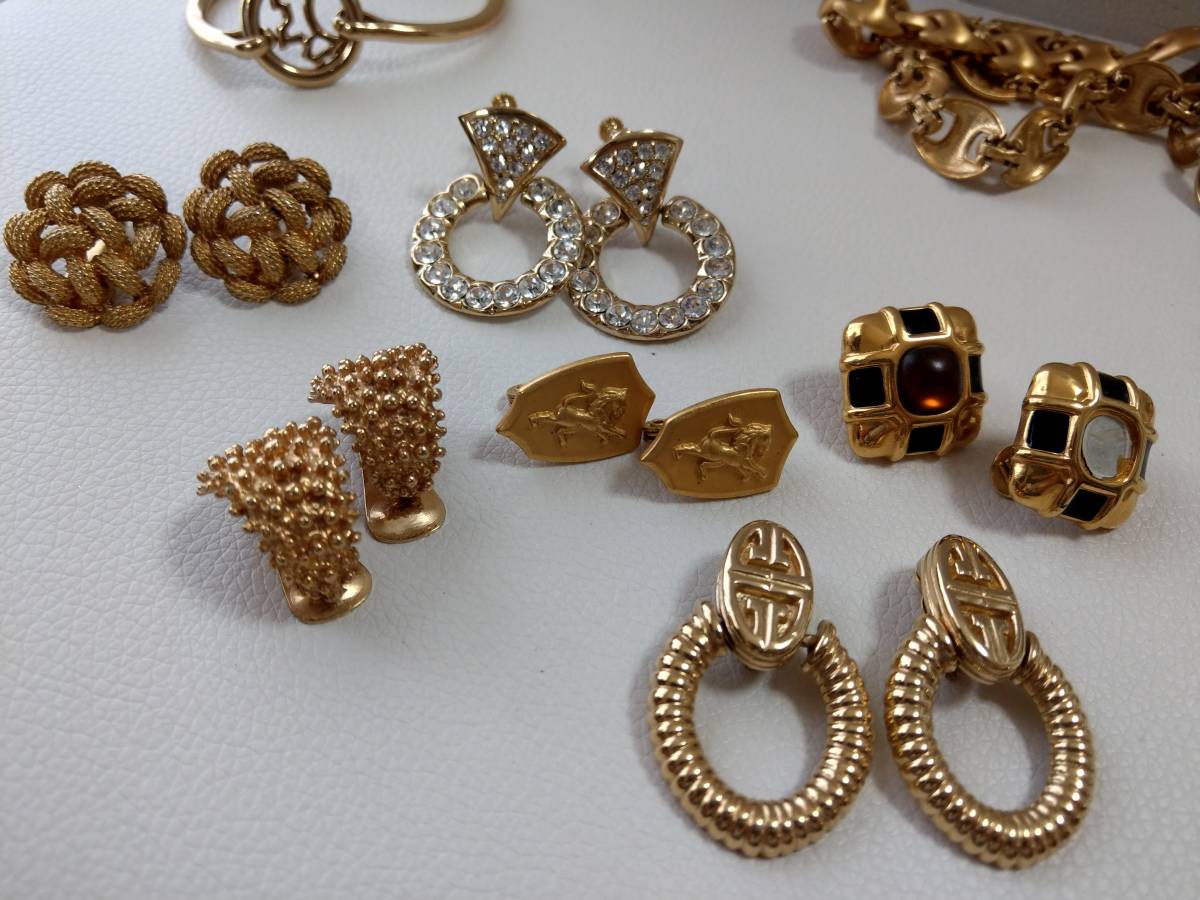 アクセサリー イヤリング ネックレス ブレスレット GIVENCHY Monet Rol COVENTRY AGATHA まとめ f2882 ...