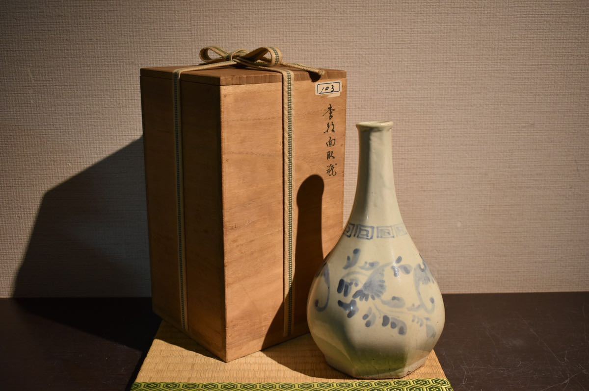 GE M294 李朝 高麗コレクター放出品 大名品 時代 李朝面取蝙蝠花紋花瓶 /中国古玩 朝鮮美術 骨董品 時代品 美術品 朝鮮古陶磁(李朝)｜売買されたオークション情報、yahooの商品 ...