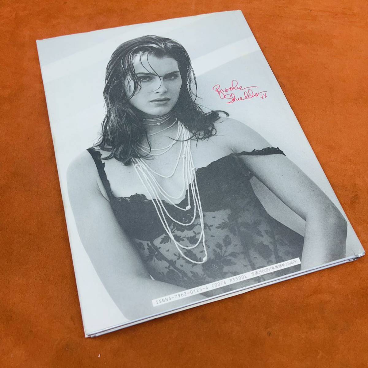 ブルックシールズ 写真集 BROOKE SHIELDS SECRETS リウ ミセキ 初版(その他)｜売買されたオークション情報、yahooの ...