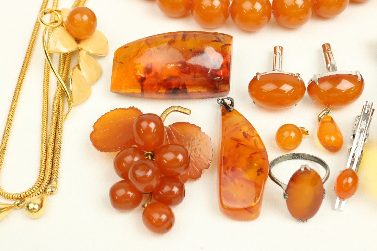 琥珀 べっ甲 大粒ネックレス ブローチ イヤリング シルバー等 アクセサリー まとめて 大量 約242g アンバー コハク 鼈甲 いろどり(アンバー、琥珀)｜売買されたオークション情報 ...