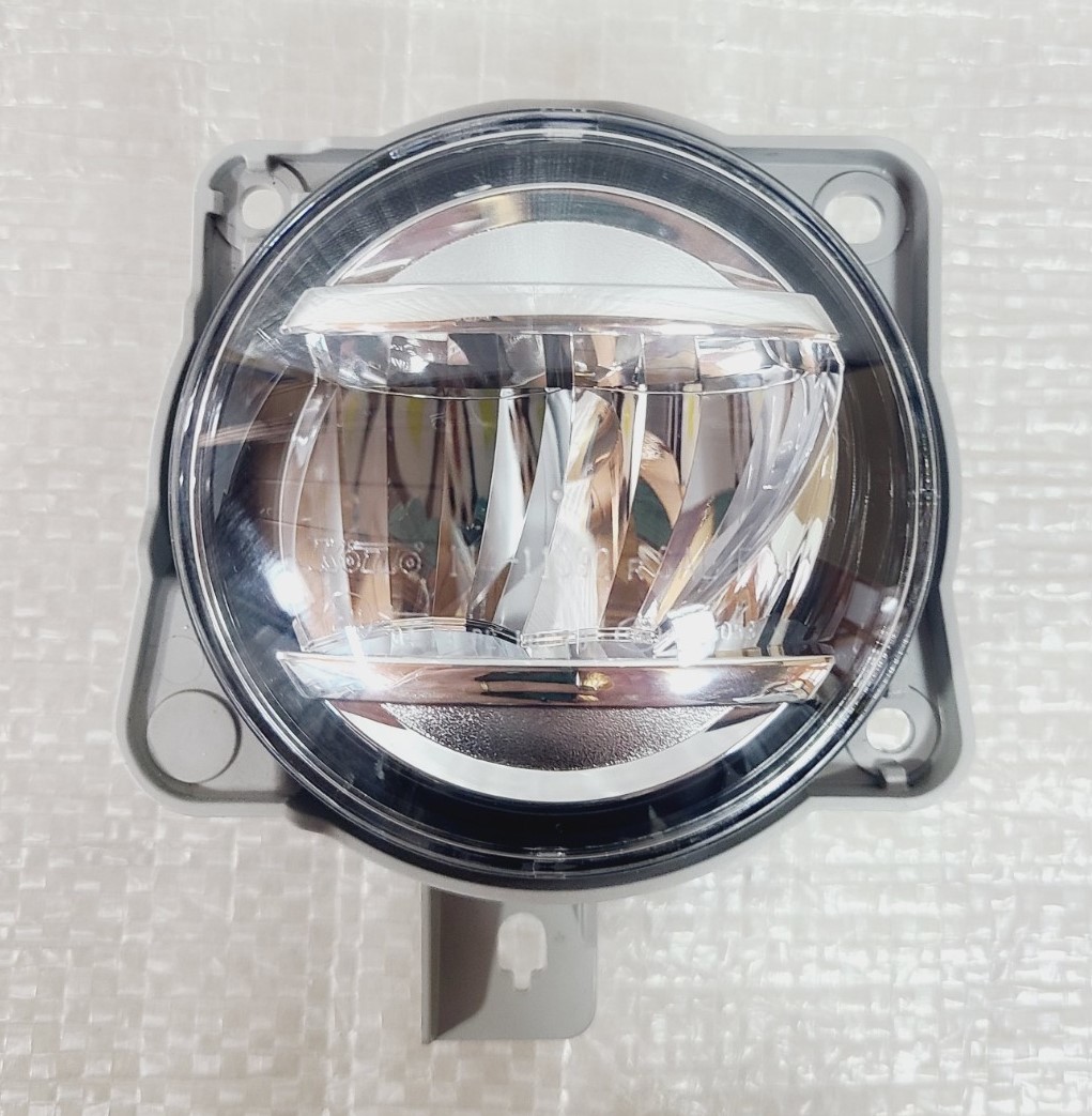 トヨタ ライズ A200A 右 フォグランプ 純正 81210-B2250 KOITO 114-11092(トヨタ用)｜売買されたオークション ...