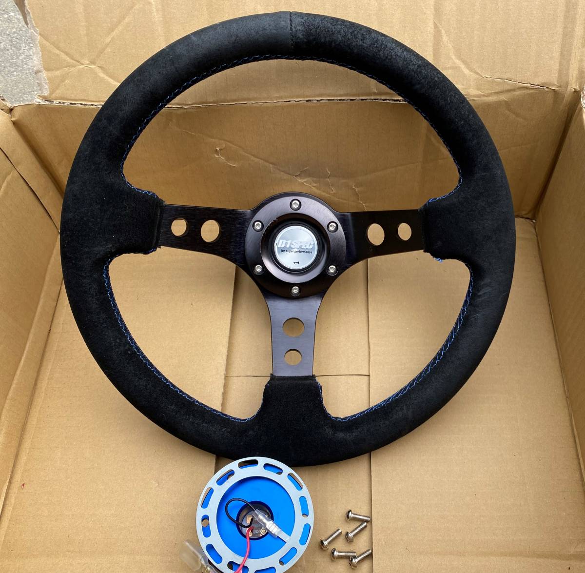 D1 SPEC ホーンボタン付き 社外 ステアリング ディープコーン バックスキン 青ステッチ WORKS BELL ワークスベル ボス付き(ステアリング)｜売買されたオークション情報 ...