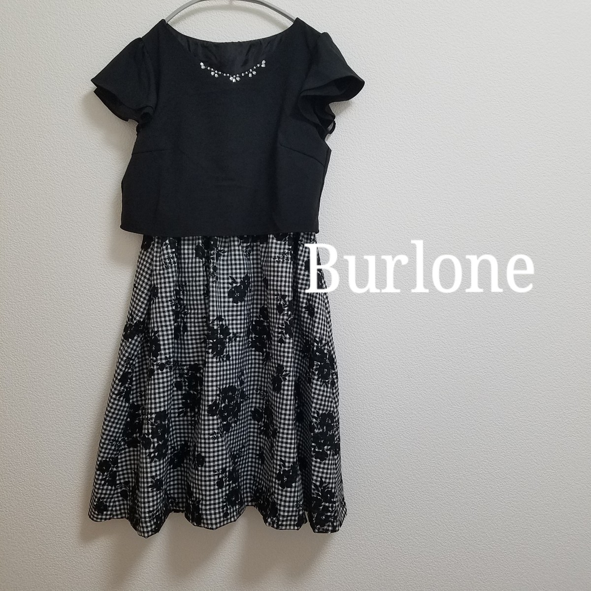 匿名配送 Burlone ワンピース(Mサイズ)｜売買されたオークション情報、yahooの商品情報をアーカイブ公開 - オークファン ...