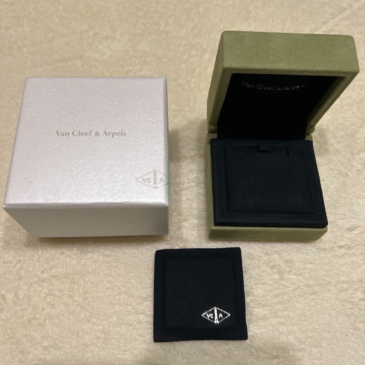 ヴァンクリーフ&アーペル ネックレス 空箱 Van Cleef & Arpels BOX 空き箱 箱 ケース ネックレスケース アクセサリー(その他)｜売買されたオークション情報、yahooの ...